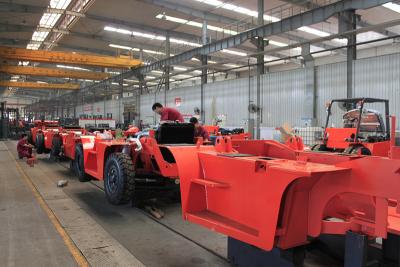 Cina 2 tonnellate Mateial che tratta carrello elevatore a forcale diesel per il CE/SGS/iso della costruzione in vendita