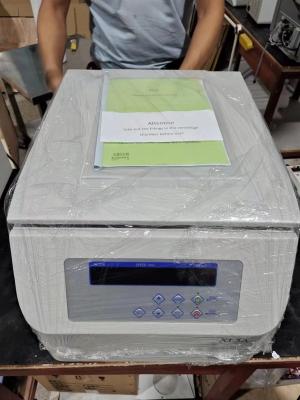 China Microprocessor Benchtop Centrifuge Machine Low Speed, table type low centrifuge 4390RCF for sale