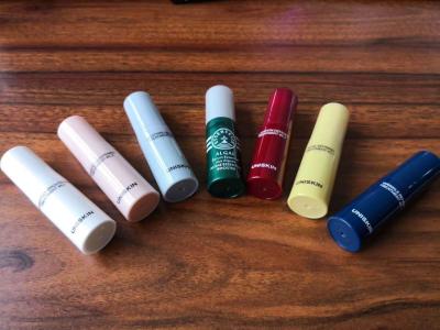 Cina 5ml 10ml Colore Disegno personalizzato Piccolo Viaggio PP Bottolo di pompa vuoto senza aria con logo in vendita