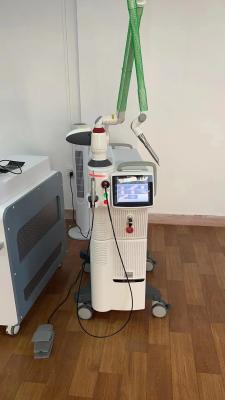 Cina pelle frazionaria della macchina del laser di CO2 2940nm che imbianca rimozione di perdita di capelli delle lentiggini in vendita