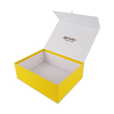China A4 Rigid Cardboard Paper Mailer Box , Promotion Magnetic Flip Top Box For Clothing Hat for sale