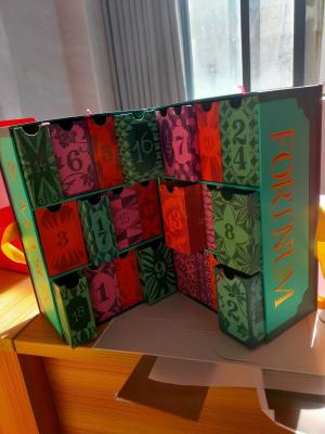 China Custom Advent Calendar Packaging , Cosmetic Magnetic Cardboard Box With 24 Drawers for sale