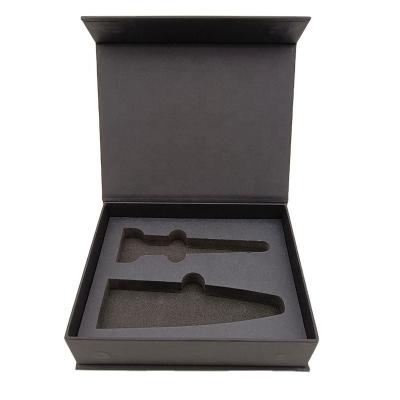 中国 ブラック磁気ギフトボックス / ラグジュアリー磁気閉塞硬い箱 エヴァサティン挿入 販売のため