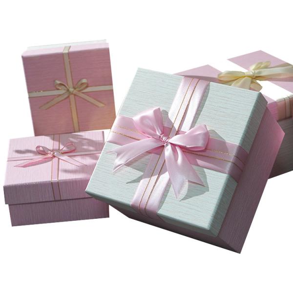 Quality Cosmetics Lid And Base Gift Box Customized Christmas Gift Box Set OEM for sale