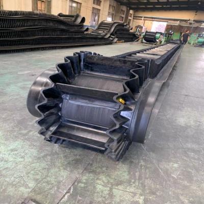 China Dip Angle Corrugated Sidewall Conveyor Belt 500mm - 2200mm Width Rubber Cleated Conveyor Belt for sale