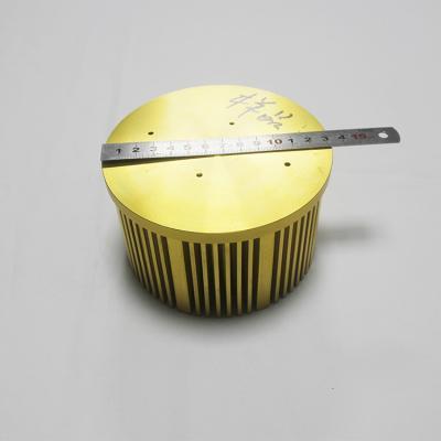 Cina Giro di forgia freddo dorato d'anodizzazione del dissipatore di calore per la luce progressiva del LED in vendita
