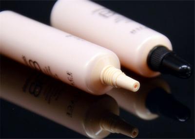 Cina contenitori cosmetici senz'aria dei piccoli di labbro 5ml tubi cosmetici di plastica del balsamo in vendita