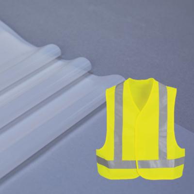 Cina PES Copoliester Film adesivo a fusione calda Film adesivo per il legame dei tessuti riflettenti in vendita