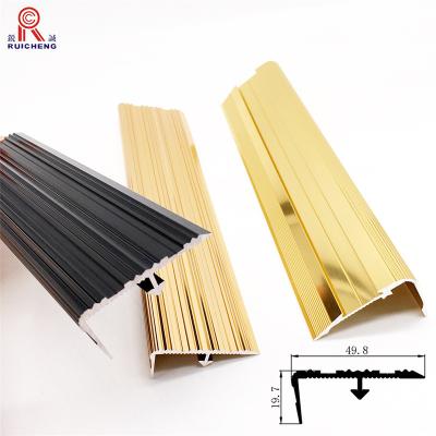 China Inserções de alumínio sulcadas ouro do deslizamento do passo de escada da guarnição da borda da etapa as anti anodizaram à venda