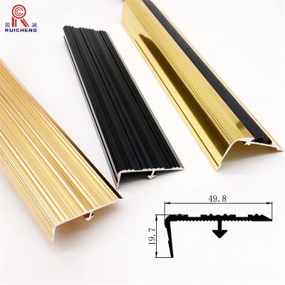 China Antislip Uitgedreven Aluminiumtrede die Zilveren Gouden Zwarte Aangepaste Kleur besnuffelen Te koop