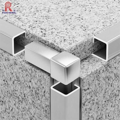 Cina Il quadrato modella il materiale da costruzione anodizzato di lusso della disposizione delle mattonelle dell'alluminio per il bordo di marmo in vendita