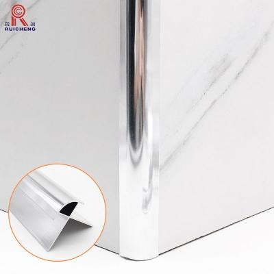 China Molen Gebeëindigde de Tegelversiering 2400mm van de Aluminiumhoek Lengteiso14001 Certificatie Te koop