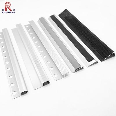Cina Scala di alluminio resistente di slittamento che fiuta altezza della disposizione 7mm del bordo anodizzata in vendita