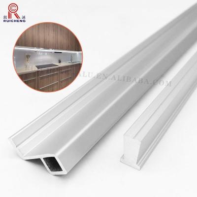 Cina Profilo di alluminio della maniglia T8 per spessore della cucina 3mm sabbiato in vendita