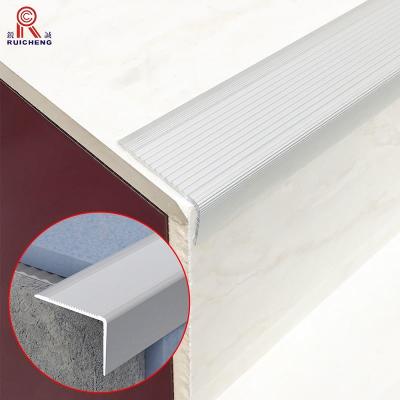 Cina scala Bullnose di alluminio che fiuta, fiutare di alluminio non radioattivo di 2.5m del bordo della scala in vendita