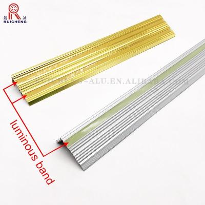 Cina Scala di alluminio ceramica del bordo delle mattonelle che fiuta anti slittamento Photoluminescent in vendita