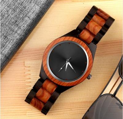 Cina Orologio del quarzo degli uomini di legno di logo su ordinazione con l'esposizione analogica del quadrante, una durata di vita della batteria di 2 anni in vendita