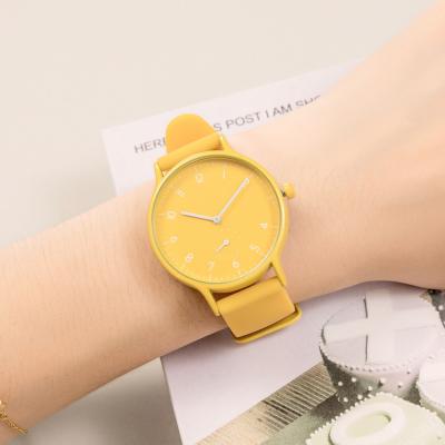 Cina Orologio variopinto del silicone di sport del movimento del quarzo della cassa della lega in vendita