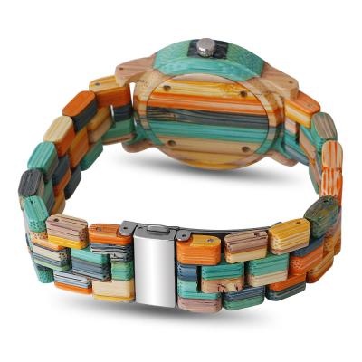 Cina Orologio di legno variopinto impermeabile con il progetto fatto a mano del movimento di PC21S in vendita