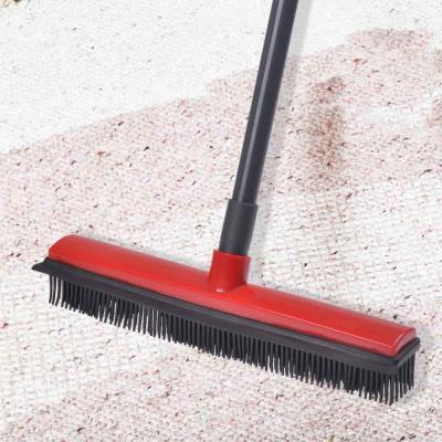 China 3' 5' rodo de borracha da vassoura da remoção do cabelo do animal de estimação que encurta o punho à venda
