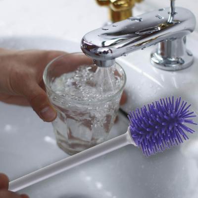 Cina Pulitore a manico lungo della bottiglia di acqua della spazzola di lavaggio delle bottiglie del silicone per i biberon in vendita