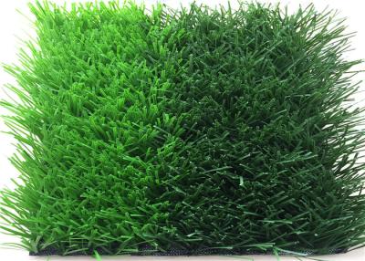 中国 サッカーの人工的な草、競技場のフットボール競技場の茎、薄緑の8800dtexが付いている人工的な泥炭50mm cの形の脊柱。 販売のため