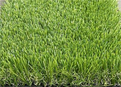 中国 厚い美化の人工的な草Cは4色7000d Cの形の縦の草の壁を形づける 販売のため