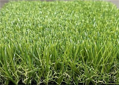 Cina L'erba artificiale d'abbellimento spessa C modella quattro la parete verticale dell'erba di forma di colori 7000d C in vendita