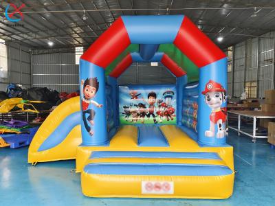 China Opblaasbare pa patrouille springende springkasteel met glijcombo voor kinderen Te koop