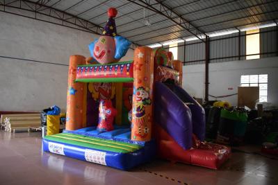 Cina Buttafuori da circo gonfiabile combinato pieno di pittura digitale divertente salto a tema pagliaccio gonfiabile con scivolo in vendita