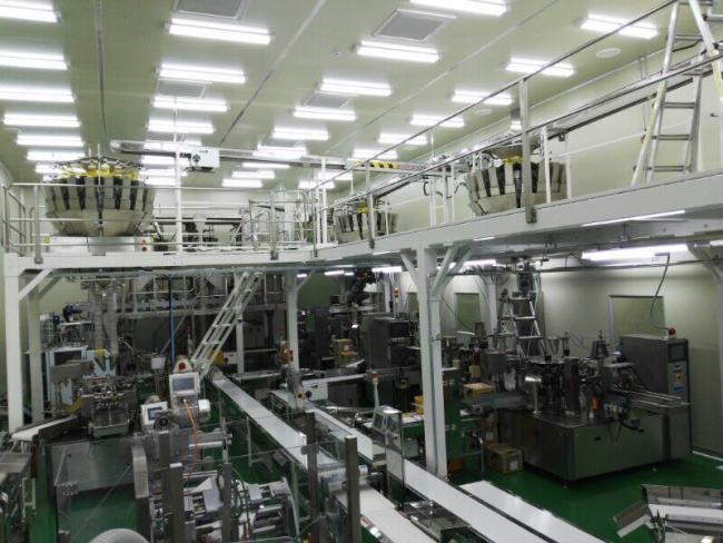 Close-up view of Multihead Weigher operation