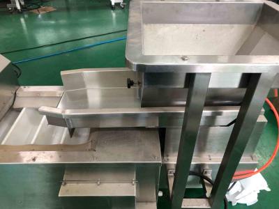 China Stainless Steel Z Incline Bucket Conveyor Working With 10/14 Heads Multihead Weigher for sale