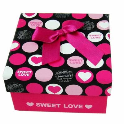 China Glossy Decorated Jewelry Packaging Gift Boxes Cardboard Flower Art for sale