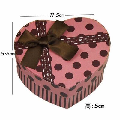 China Pink Heart Butterfly Jewelry Paper Gift Box With Corrugated Cardboard for sale