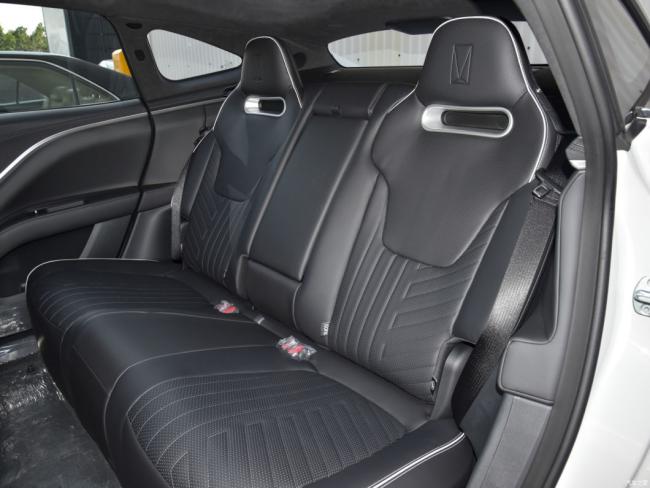 Changan Huawei Avatr 11 High Speed 200km/H Left Hand Electric SUV Car