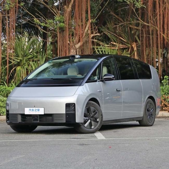 2024 New Cars EV New Energy Vehicles Luxury Large MPV 7 Seater 575km Electric Car Lixiang Li Mega