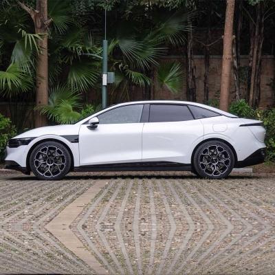 中国 ジーリーゼーク007 エネルギー車両 ホワイト電気セダン 液圧制動システム 販売のため
