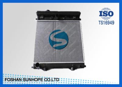 China Perkins Automotive Aluminium Auto Radiator 100 Series AT Large Cooling Area for sale