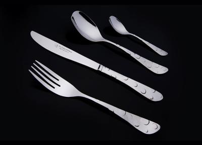 China Modern design stainless steel cutlery with embossed circle in high quality polish for sale