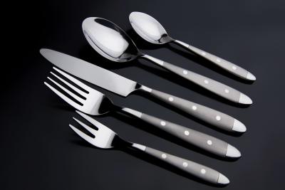 China Classic design forged stainless steel cutlery with Bakelite handle and stainless steel rivets for sale