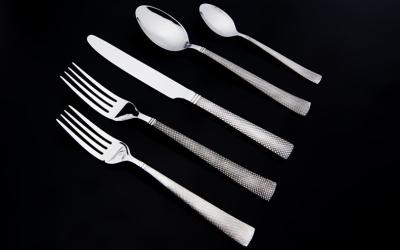 China Fashion design Stainless steel cutlery head in mirror polish and handle in matte finish for sale