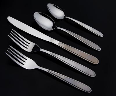 China Fashion design Stainless steel cutlery head in mirror polish and handle in matte finish for sale