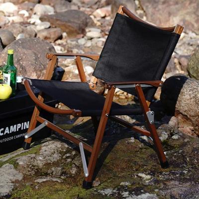Cina Eco-friendly Legno leggero sedia da campeggio pieghevole rosso per picnic all'aperto in vendita