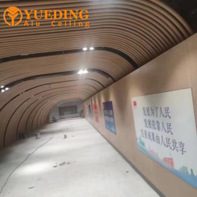China Curved Aluminum Strip Ceiling Lightweight Round / Square Tube for sale