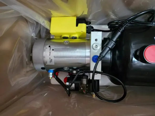 DC12V 1.6kw Hydraulic Power Unit with Remote Control 8liron Fuel Tank