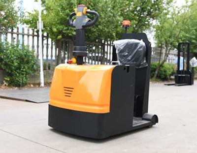 Cina 3 Ton Stading Type Baggage Electric Tow Tractor in vendita