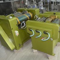 China S200 Three-Roller Grinding Machine 200mm Roller Diameter 40KG/Hour Production Capacity for Cosmetics & Food Processing for sale