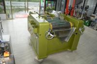 China S65 Lipgloss Three-Roller Grinder Automatic Grade 1.5KG/Hour for sale