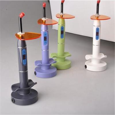 Cina Luce di trattamento dentaria di trattamento principale senza cordone variopinta della lampada 5W in vendita