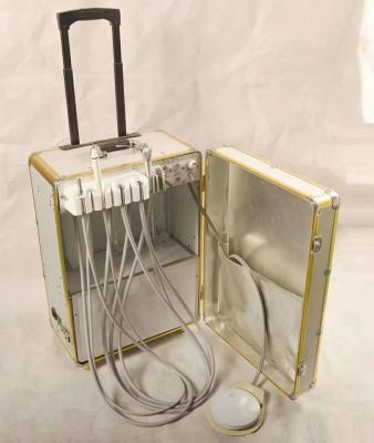 Cina Unità di Mini Suitcase Veterinary Portable Dental con il supporto 6pcs e l'aspirazione in vendita